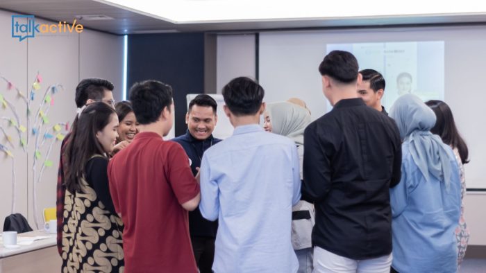 Membangun Tim yang Solid di Bulan Ramadan: Tips dan Program Team Building - Talkactive