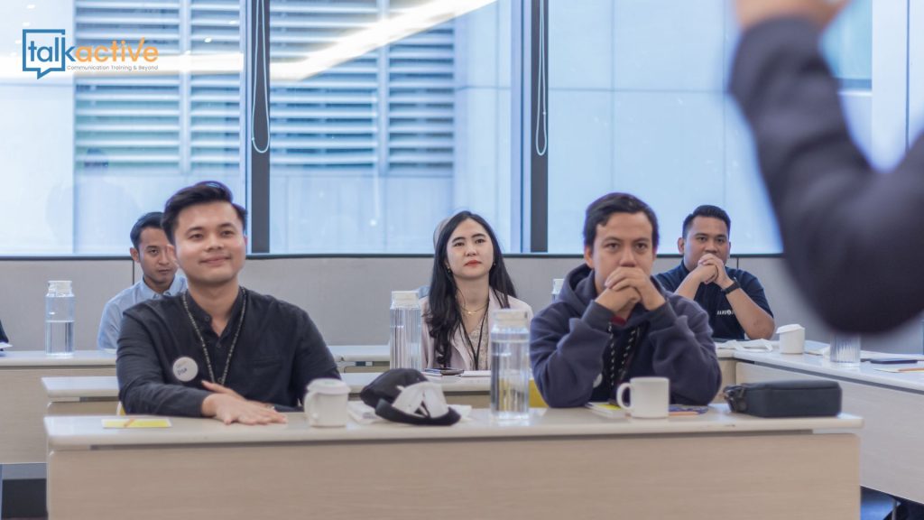 11 Azas Kepemimpinan: Fondasi Membangun Pemimpin Hebat - Talkactive