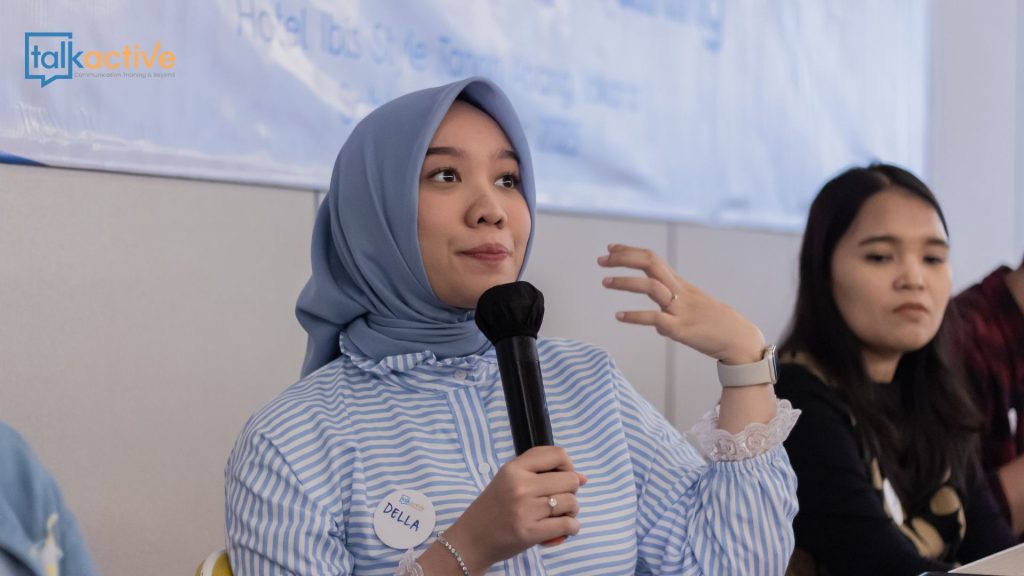 15 Ide Topik Public Speaking yang Menarik dan Tipsnya - Talkactive
